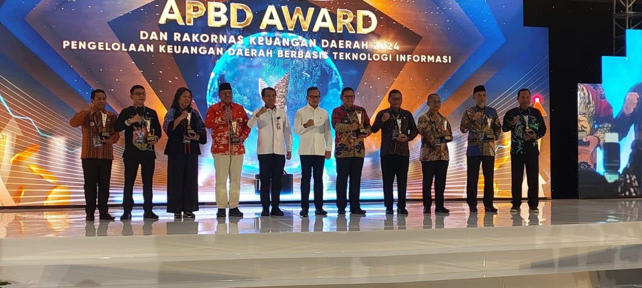 Kota Gorontalo Raih APBD Award 2024: Realisasi PAD Tertinggi se-Indonesia - otanaha.id